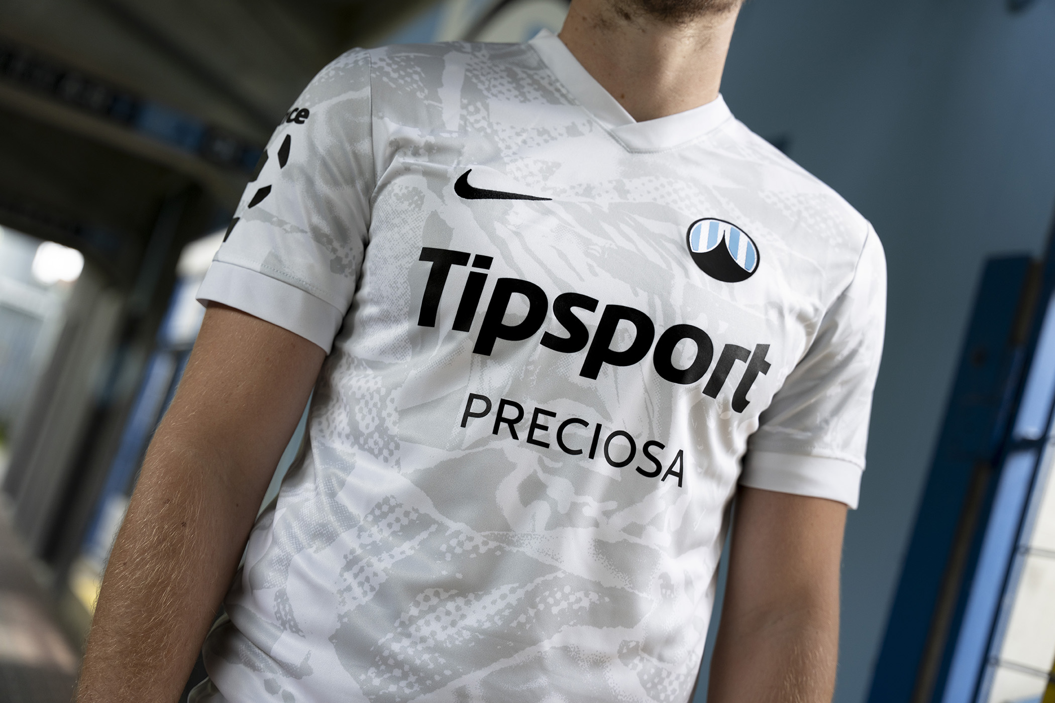 Představujeme nové domácí dresy pro sezonu 2025/26 | FC Slovan Liberec